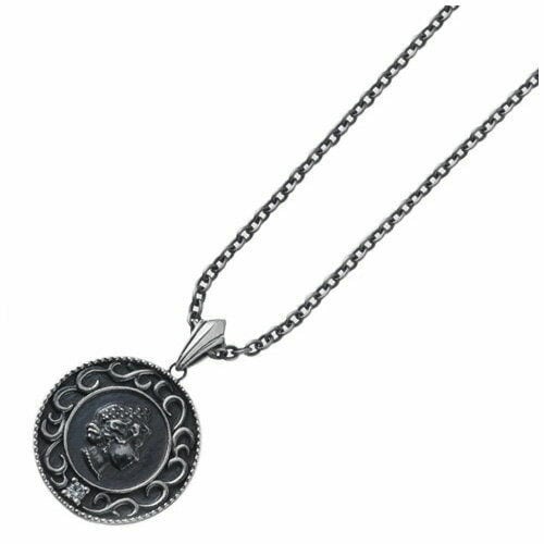 商品情報サイズ縦:26.0mm横:18.0mm厚:2.0mm重:4.2g素材シルバー925クリアジルコニア付属品ギャランティーカード、ボックス※付属品は変更される場合があります。チェーン※チェーン別売りオススメチェーンはこちらをクリック商品...