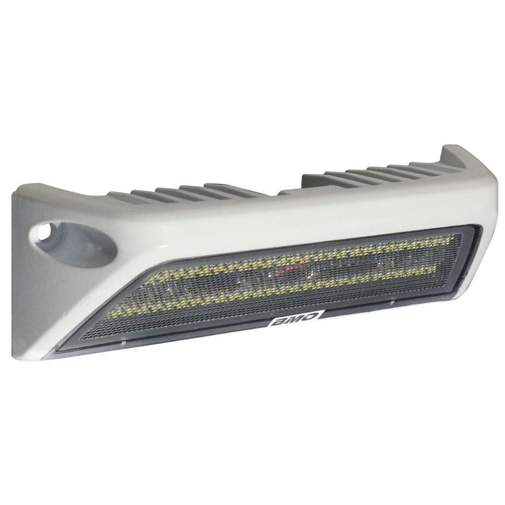 壁の壁面などへの取り付けにピッタリな拡散ライト。高輝度なLEDを52個も使用したLEDライトです。レンズに45度の角田尾がついているので壁面に取り付けしてもしっかり下方向をてらすことができます。様々な艇のデッキを照らすのに最適な光量です。I...