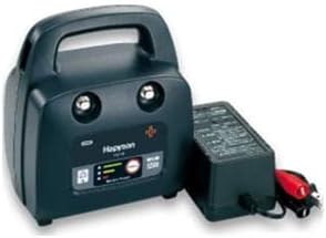 電圧:DC12V 最大容量:12Ah(20時間放電率) 充電時間:約17時間 サイズ:約185×140×215mm 電池寿命:約200回(JIS C 8702耐久性試験による) 質量:約4.9kg 専用充電器付属