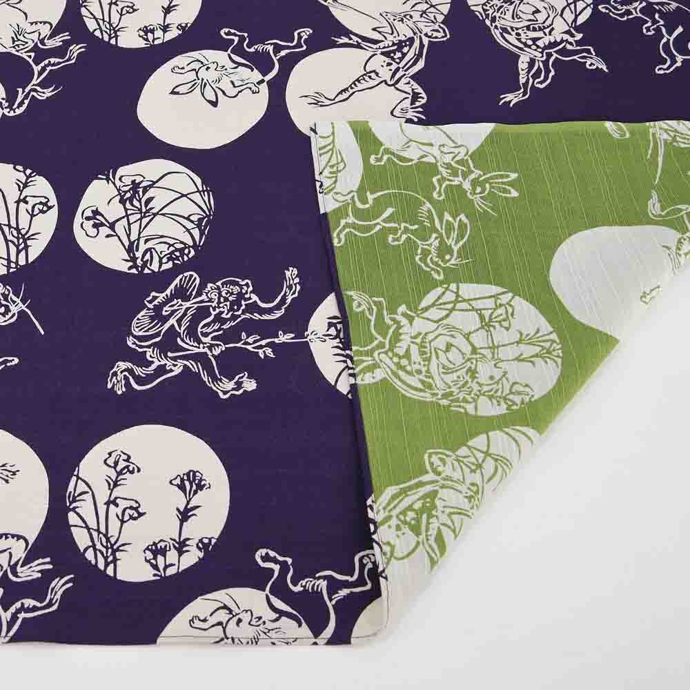 商品名：鳥獣戯画両面ふろしき　水玉（紫×黄緑） 品質　　／綿100％（シャンタン） サイズ　／約105cm幅 日本最古の漫画と称される鳥獣戯画。 独特な表現とストーリー性、 またユーモアを感じさせるかわいらしく、 親しみやすいキャラクターは...