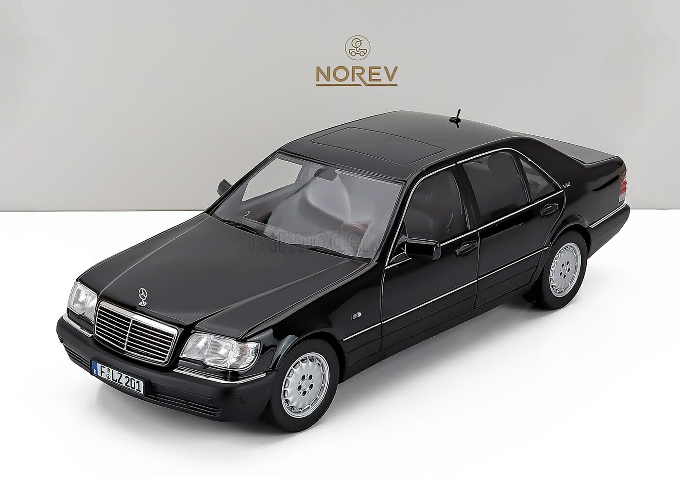 Trademark: NOREV Brand: MERCEDES BENZ Model: S-CLASS S600 1997 Scale: 1/18 Manufacturer code: 183045 Colour: BLACK Mater...