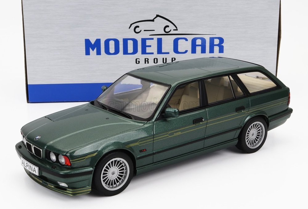 Scale: 1/18 Manufacturer code: MCG18331 Colour: GREEN MET Material: die-cast Year: 1989 EAN: 4052176775486