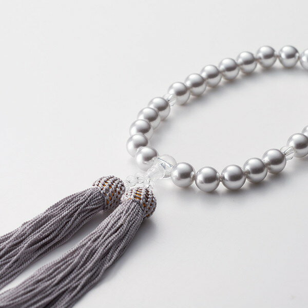 商品説明★ グレーの念珠です。スペック* サイズ：内周約27cm* 重量：約42g* 素材：プラスチックパール、アクリル、レーヨン* 生産国：日本