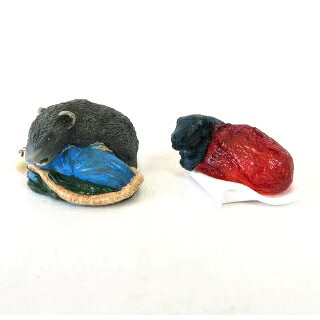 ●特撮大百科シリーズ 単品 　1枚目の写真は別の開封済みの参考写真です。商品は2枚目の写真の状態です。 ※開封済み・使用済み ※カード：なし ※内箱（ブリスターパック）：あり（完全な美品ではありません。） ※外箱：あり（上から切り取り線にそ...