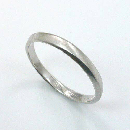 ペアとなるメンズ用リングA110Iは こちら へ。 [　仕　様　：　1個 ] 材質 プラチナ900 使用石 天然ダイヤ　0.01ctブルーダイヤ　0.01ct(処理石) 最大幅(約) 2.5mm 重量(約) 1.7g 摘要 ※全体的にツヤ消...