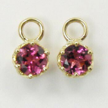 　　ルベライトは、内包物や傷が多い石ですが 　　石の検品には色や透明度、そして傷について 　　バランスの良いものを選定しております。 [　仕　様　：　1ペア(2個) ] 材質 K18ゴールド 使用石(約) ルベライト4mmx2石 大きさ(約...