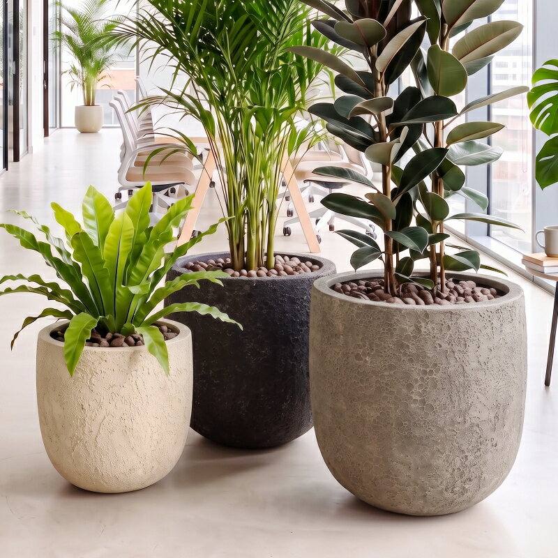 自宅の室内やお庭・オフィスなどお気に入りの植物との癒しの空間を、aarde(アールデ)の個性的でおしゃれな植木鉢で彩ってみてはいかがでしょうか？また、植木鉢はプレゼントとして贈った方のそばに置いてもらえることが多いです。記念日・誕生日・バレ...