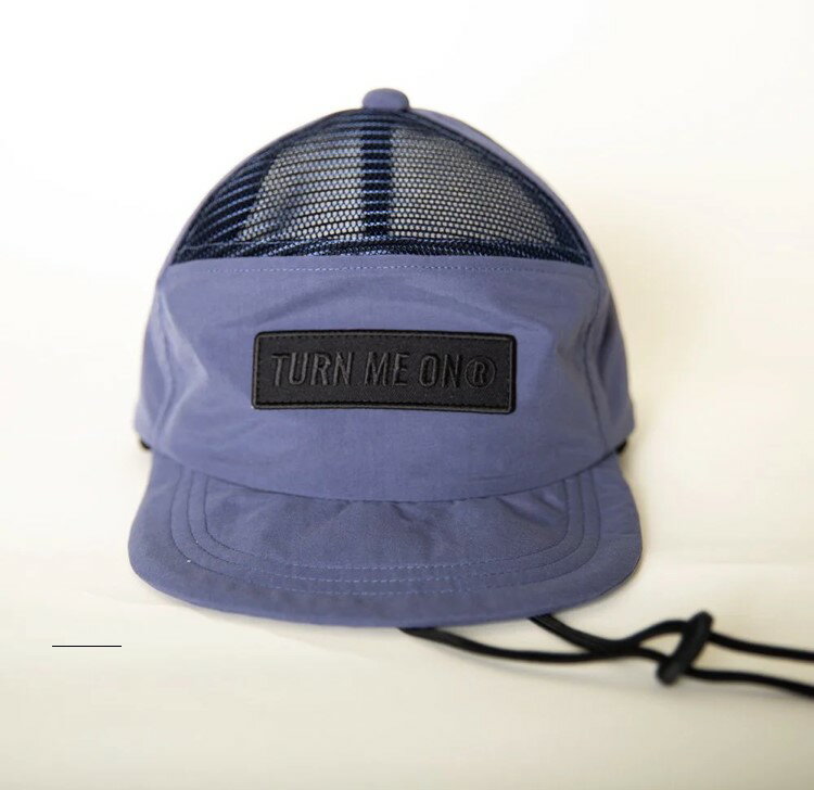 ついにサーフキャップが すごいサーフキャップが出来ちゃいました！ 数々のモデルが出てはいますが なかなか気に入るモノが無い。 そんな市場へ飛び込みます。 日焼けのしにくいサイドストラップ 調節可能であり サイドに装着と 後部にて装着を選べま...