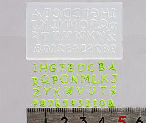 通常の自然乾燥で硬化する粘土はもちろん、オーブン粘土、銀粘土、レジン、アクリルパウダー、UVジェル、発泡ウレタンなど化学変化によって硬化する物にご使用頂ける型（モールド）です。 粘土などを型につめて抜くだけで簡単に可愛いパーツが出来ます。 ...