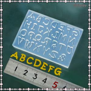 通常の自然乾燥で硬化する粘土はもちろん、オーブン粘土、銀粘土、レジン、アクリルパウダー、UVジェル、発泡ウレタンなど化学変化によって硬化する物にご使用頂ける型（モールド）です。 粘土などを型につめて抜くだけで簡単に可愛いパーツが出来ます。 ...