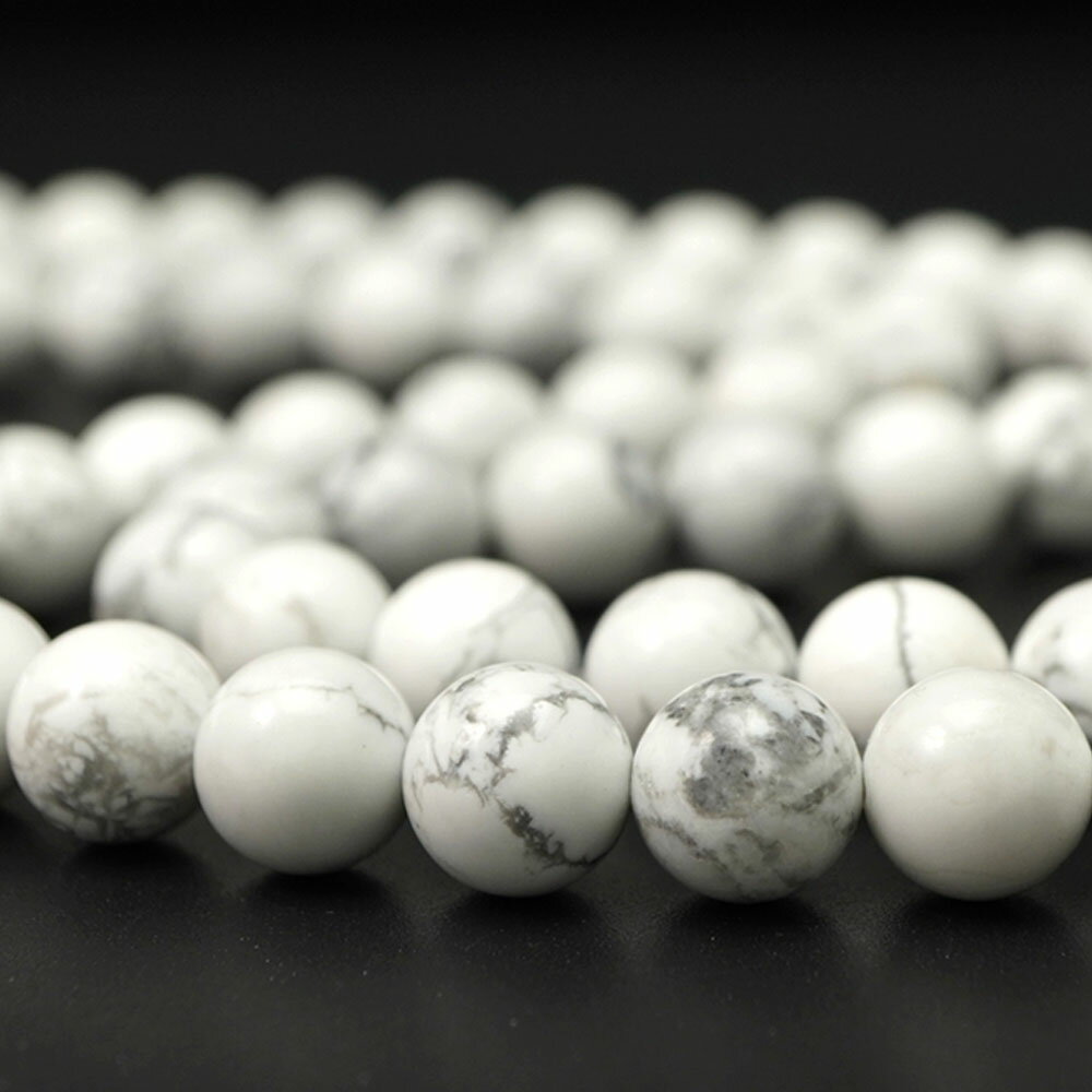 天然石名：ハウライト 天然石英名：Howlite 商品形状：連売り ビーズ径 10mm 約38cm ※ビーズ径+-0.5mm カラー：モニターの発色具合によって実際のものと色が異なる場合があります。ハンドメイドのブレスレット・アクセサリーや...