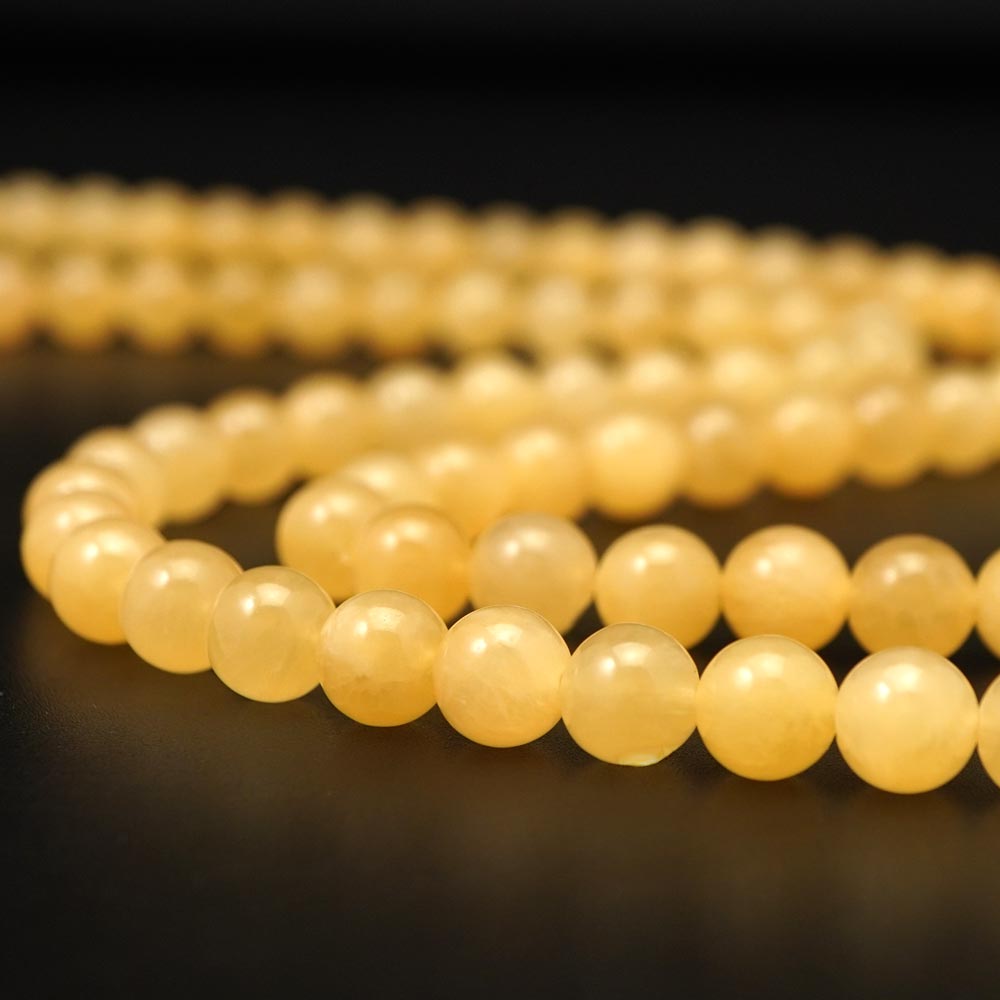 天然石名：アラゴナイト 天然石英名：Aragonite 商品形状：連売り ビーズ径 8mm 約38cm ※ビーズ径+-0.5mm カラー：モニターの発色具合によって実際のものと色が異なる場合があります。ハンドメイドのブレスレット・アクセサリ...