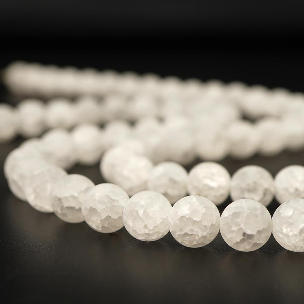 天然石名：クラック水晶 天然石英名：Crackcrystal 商品形状：連売り ビーズ径 10mm 約38cm ※ビーズ径+-0.5mm カラー：モニターの発色具合によって実際のものと色が異なる場合があります。ハンドメイドのブレスレット・ア...