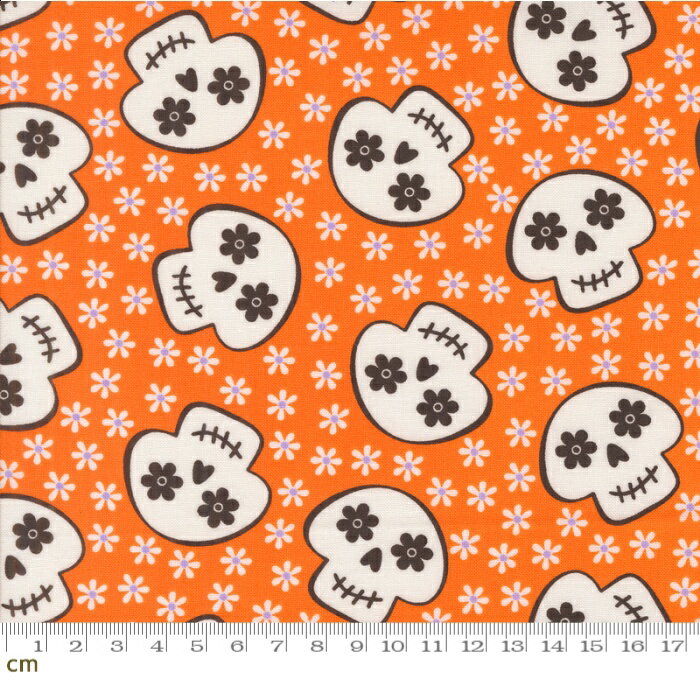 【Fab Boo Lous（ファブ ブー ルス！）】 ハロウィンをもっと楽しく華やかに！花飾りをつけたおばけやシュガースカルが登場する新作のちょっぴりスプーキーでキュートな布地コレクション。 これでハロウィンパーティーの準備も完璧！ この季...