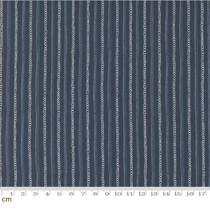 【Larking(ラーキング)】 テムズ川の河岸は、干潮になると長い間埋もれていた宝物が現れます。 中世のタイル、ガラス瓶、硬貨、粘土パイプ、壊れたティーセットの陶器片などが見つかるのです。 こうした破片を探すことは「潮間考古学」と呼ばれま...