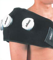 肩や腰の冷却・圧迫に適したアイシング用ラップです。 ザムストアイスバッグ（別売）と、 組み合わせて使用します。