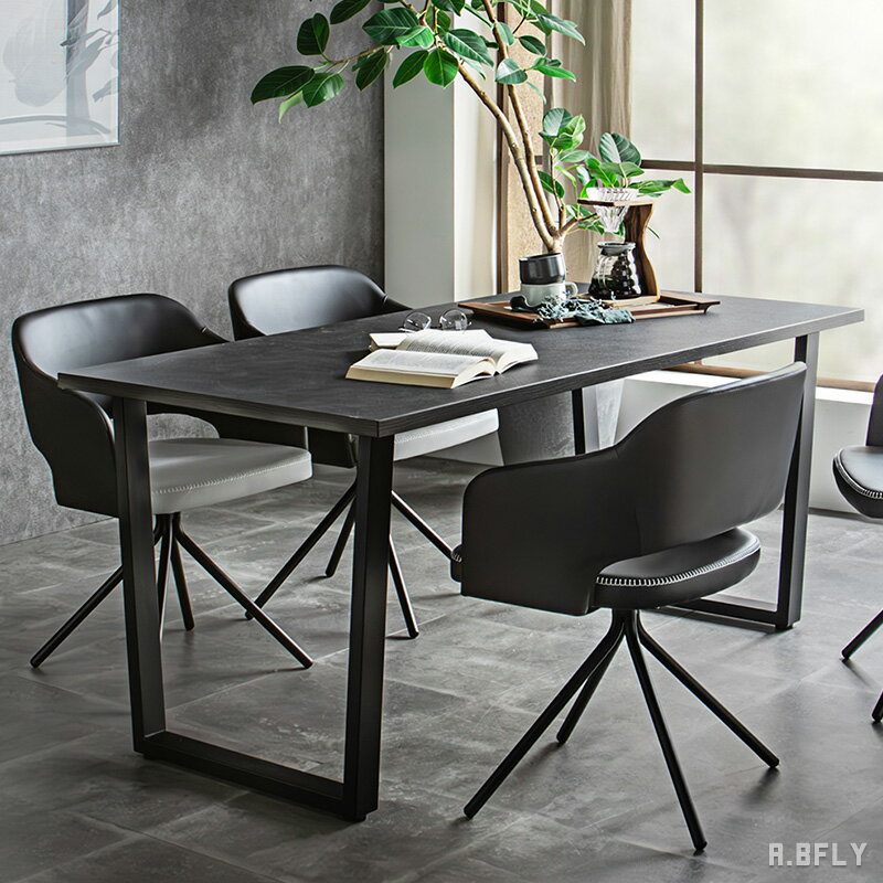 新素材DAP(ダップ)を天板にあしらったダイニングテーブル。 DAP(ダップ)化粧紙は、傷・変色に強く、耐熱性や耐水性に優れており、お手入れも簡単な素材です。 天板表面は凹凸のある加工を施し、和紙のようなさわり心地でレトロな印象に仕上げまし...