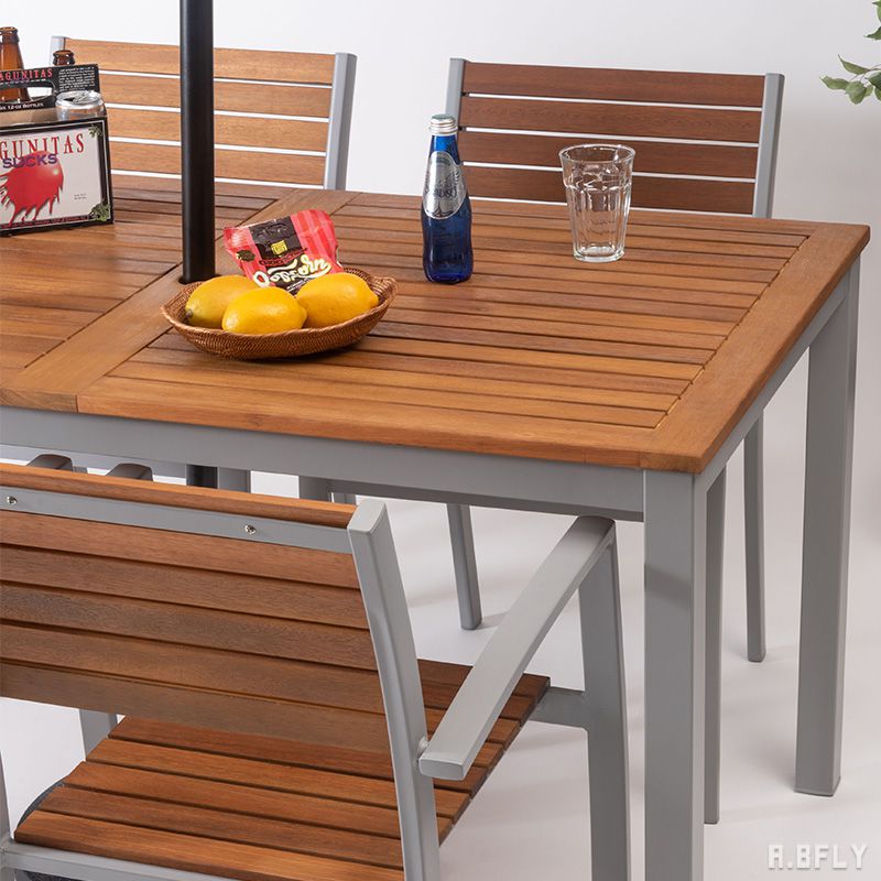 天然木の風合いと軽量なアルミの組み合わせのダイニングテーブル。 シャープなラインでシンプルにまとめたフォルムに天然木の表情を加え、スタイリッシュな中にあたたかみのあるシリーズです。 素材 天然木(ユーカリ) オイル仕上 アルミ(粉体塗装) ...