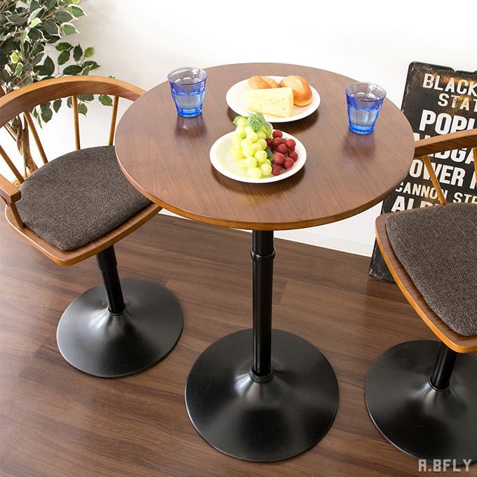 素材 天然木突板貼りMDF（ラッカー塗装） スチール（粉体塗装） サイズ 径60×高さ90cm 備考 組立式（約10分） 耐荷重：天板：10kgバーやカフェ使いに♪シックなブラック脚のラウンドハイテーブル 径60cmの大きめなラウンド型で、...