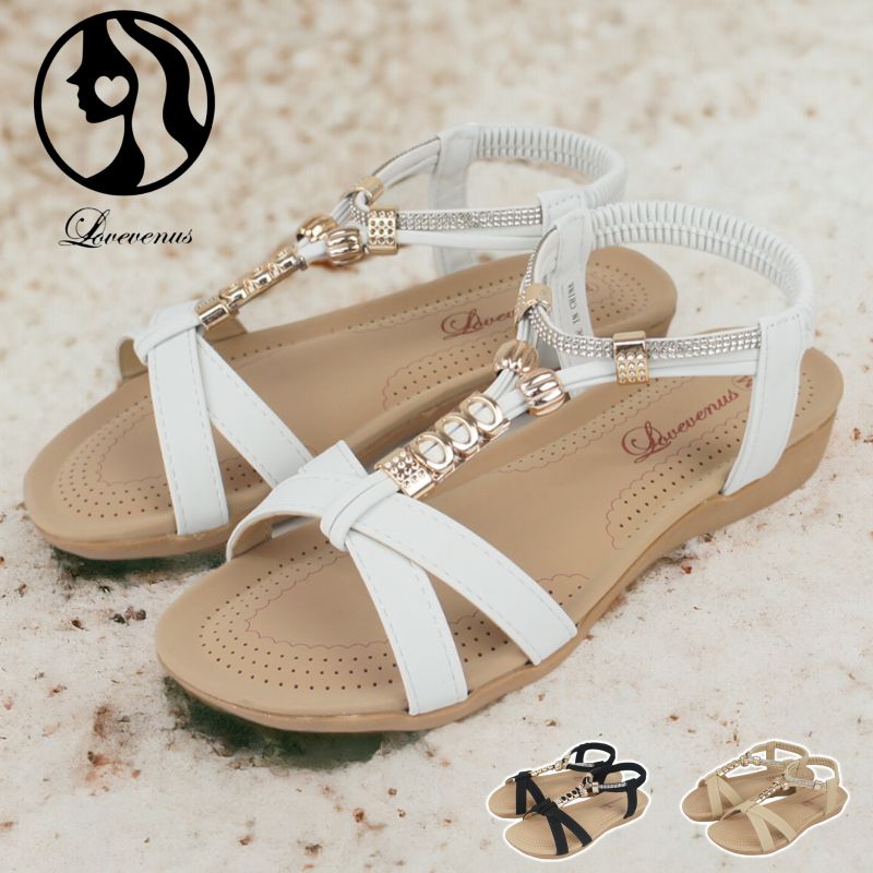 涼しさと、おしゃれ感のあるリゾートサンダル 夏の素足に、きらきら輝くビジューが華やか クッション性のあるやわらかソール+やや厚めの2.5センチソールなので、疲れにくい インソールは足が滑りにくい素材を使用 アッパー(表面素材)：合成皮革 ソ...