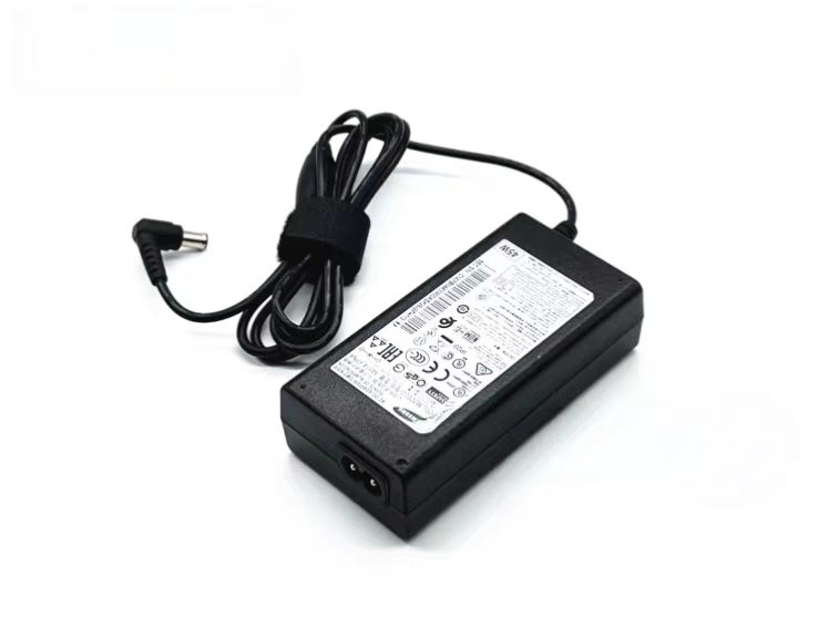 型番(指定不可) LS22D390 LS24E390 F24T350FHC 入力 電圧100V-240V 50/60Hz 出力 14V3.22A 45W コネクタ 6.5mm*4.4mm 対応機種 SAMSUNG 保証 1年間の製品保証（お...
