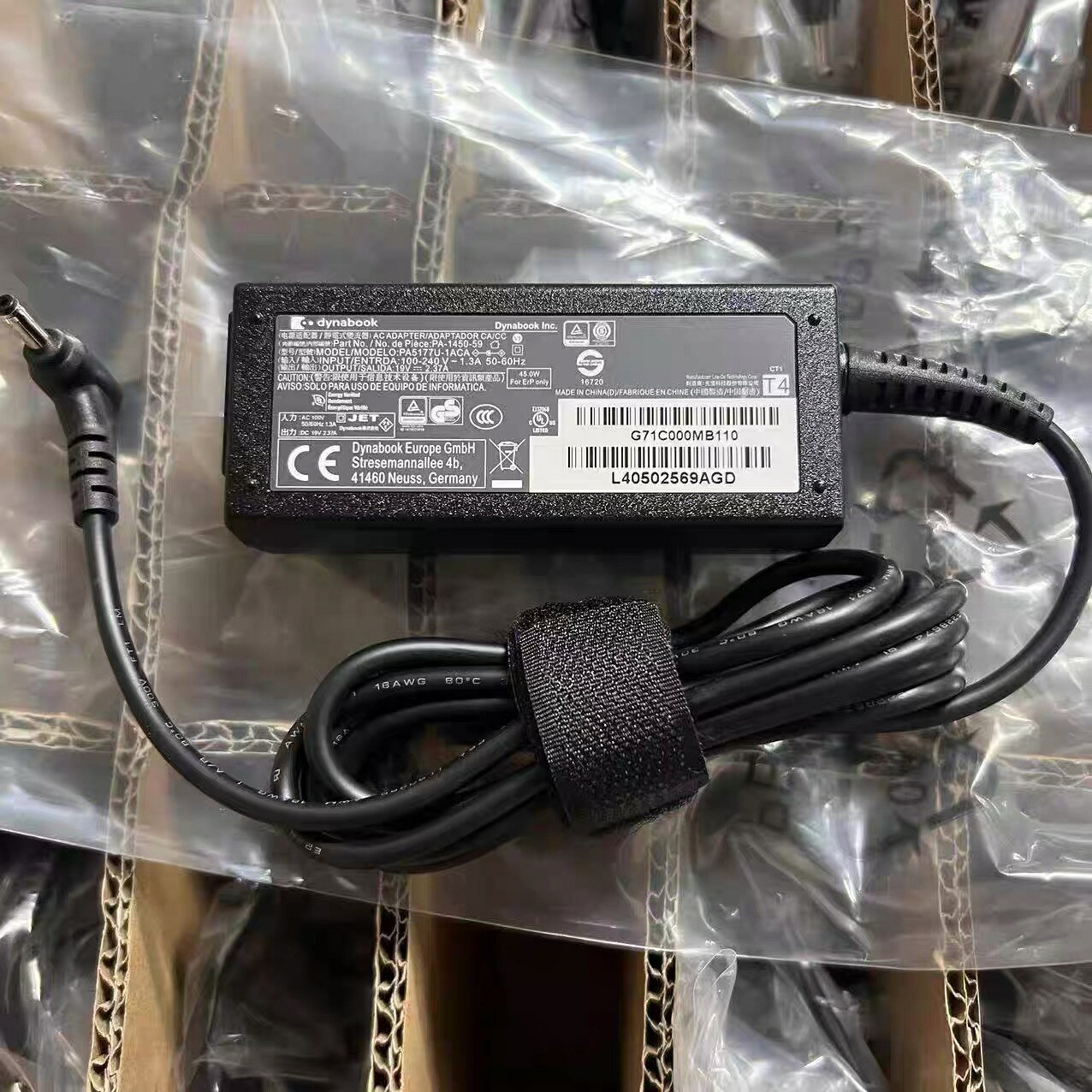 商品詳細 メーカー TOSHIBA dynabook 45W 電源アダプタ コネクタ形状にご注意ください:：3.5*1.35mm 型番 PA5177-1ACA PA5177E-1AC3 状態 新品（未使用・簡易パッケージ） 仕様 OUTPU...