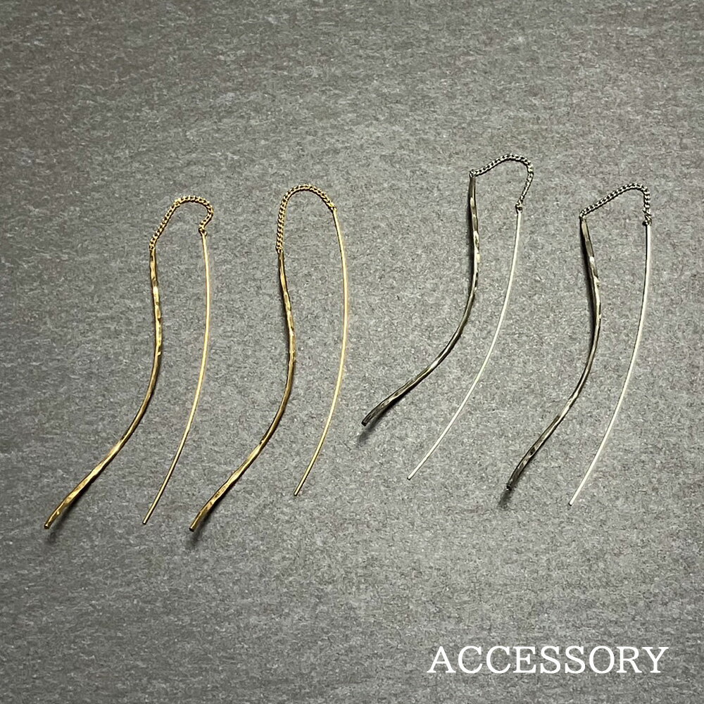 コーデの幅が広がる大人なデザインのピアス。 注※メール便不可商品との同梱や代引きの場合には宅配便での発送となります。 以下のプルダウンで必ず『宅配便希望(送料890円/一部地域除)』に変更して下さい。 （北海道・沖縄・離島は宅配便送料120...