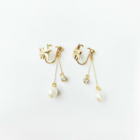 商品説明マルピアについて 「まるでピアスのような」新感覚イヤリング、マルピア。装着かんたんで軽い着け心地、もちろんピアス穴も不要です。 長時間着けていても痛くなりません。マルピアの金具は意匠登録済み。日本製です。金属アレルギーの方にも対応し...