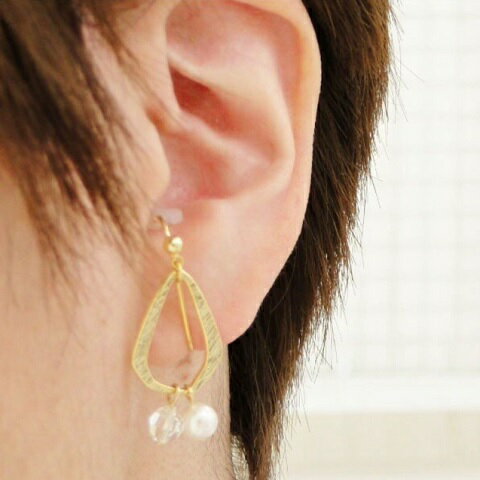 商品説明ピナチョコについて テレビ、新聞、雑誌で紹介された痛くない新感覚アクセサリー。ピアスでもイヤリングでもない、 見たことのない耳アクセサリーのピナチョコです。装着かんたんで軽い着け心地。ピアス穴ももちろん不要です。意匠登録、商標登録済...