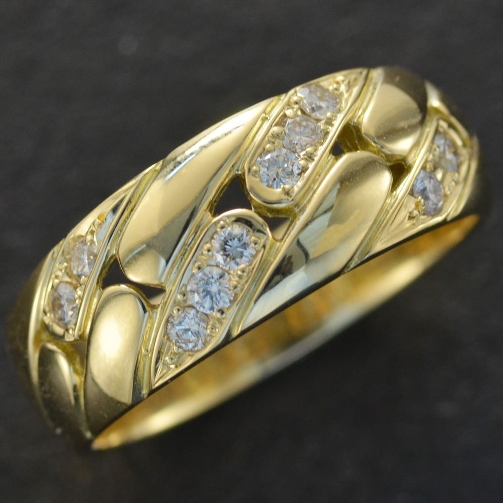 商品番号 DXD00466 使用貴金属 K18(18金イエローゴールド） 刻印有り 使用石 ダイヤモンド計0.30カラット 刻印有り 総重量 約7g（18号で計量しています） サイズ 幅:(リング上部)約8.2mm(リング下部)約5.0mm...