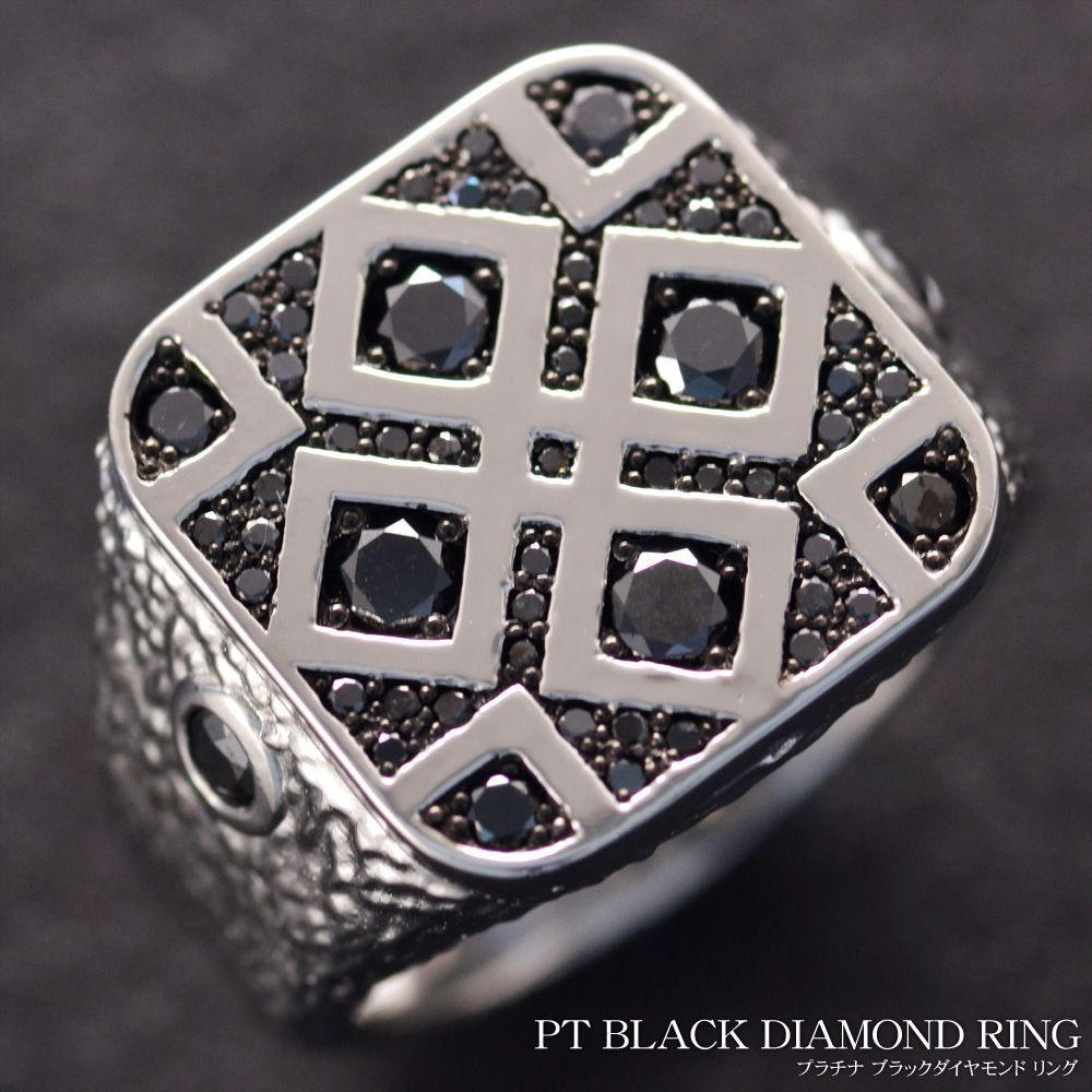 商品番号 CTC01383 使用貴金属 Pt900（プラチナ900） 刻印有り 使用石 ブラックダイヤモンド1.00カラット 刻印有り 総重量 約22g（18号で計量） サイズ 幅:(リング上部)約15.5mm(リング下部)約7.0mm 厚...