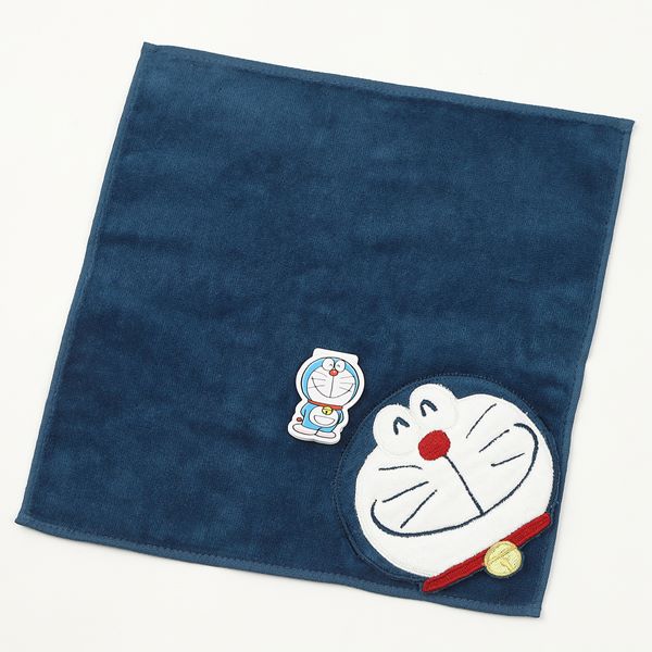 ドラえもん　タオルハンカチ サイズ 実測サイズ　25cm×25cm 実測サイズの多少の誤差はご容赦ください。 素材 綿100％ カラー ブルー系 仕様 仕掛け付き 商品状態 新品・正規品（本物）・タグ付 注意事項 ※画像はご覧になるモニター...