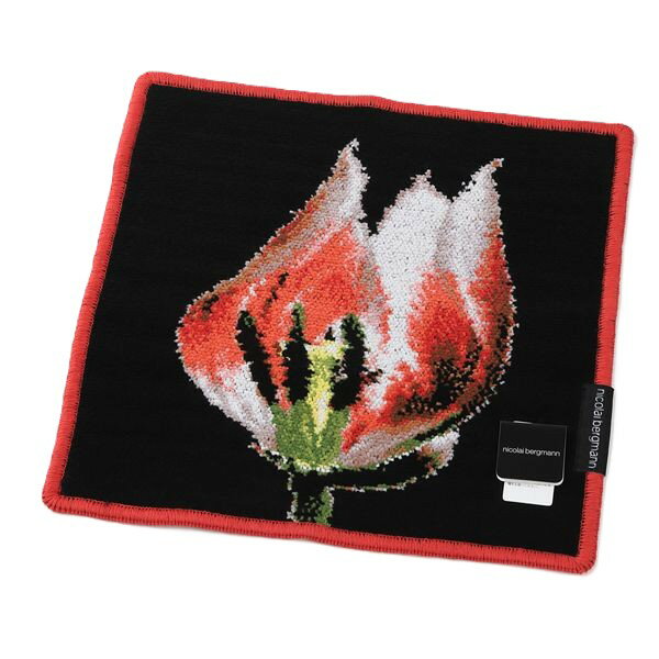 ニコライ バーグマン　シェニール織　ハンカチ サイズ 実測サイズ　25cm×25cm　 実測サイズの多少の誤差はご容赦ください。 素材 綿100％ カラー ブラック系 仕様 商品状態 新品・正規品（本物）・タグ付 注意事項 ※画像はご覧にな...