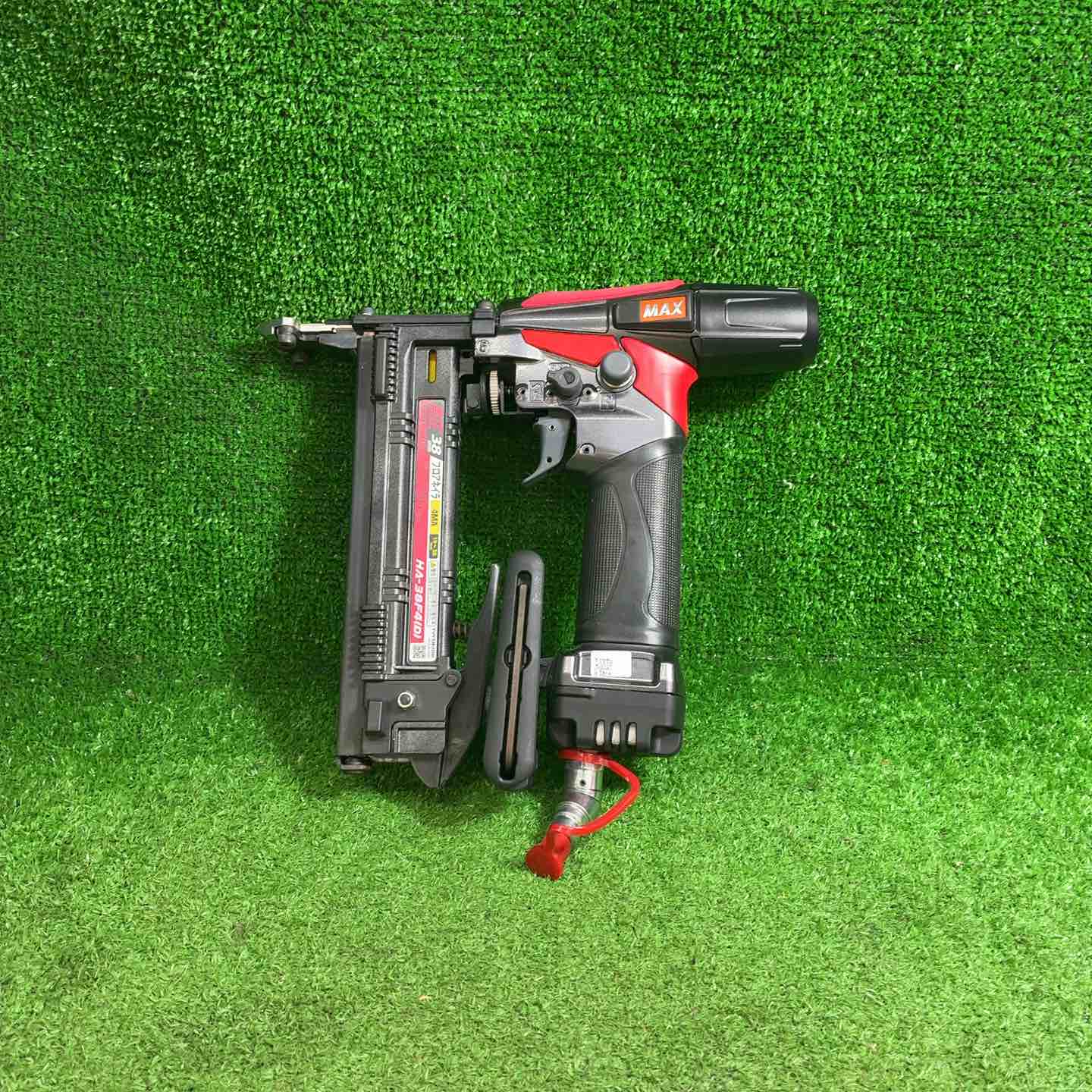 【動作確認】 こちらの商品は未使用品です。検品・撮影のため開封済み。 【動作詳細】 保管品の為錆があります。 【仕様】 【使用釘長】19・22・25・28・32・38(mm) 【使用空気圧力】1.2～2.3MPa (約12～23kgf/cm...