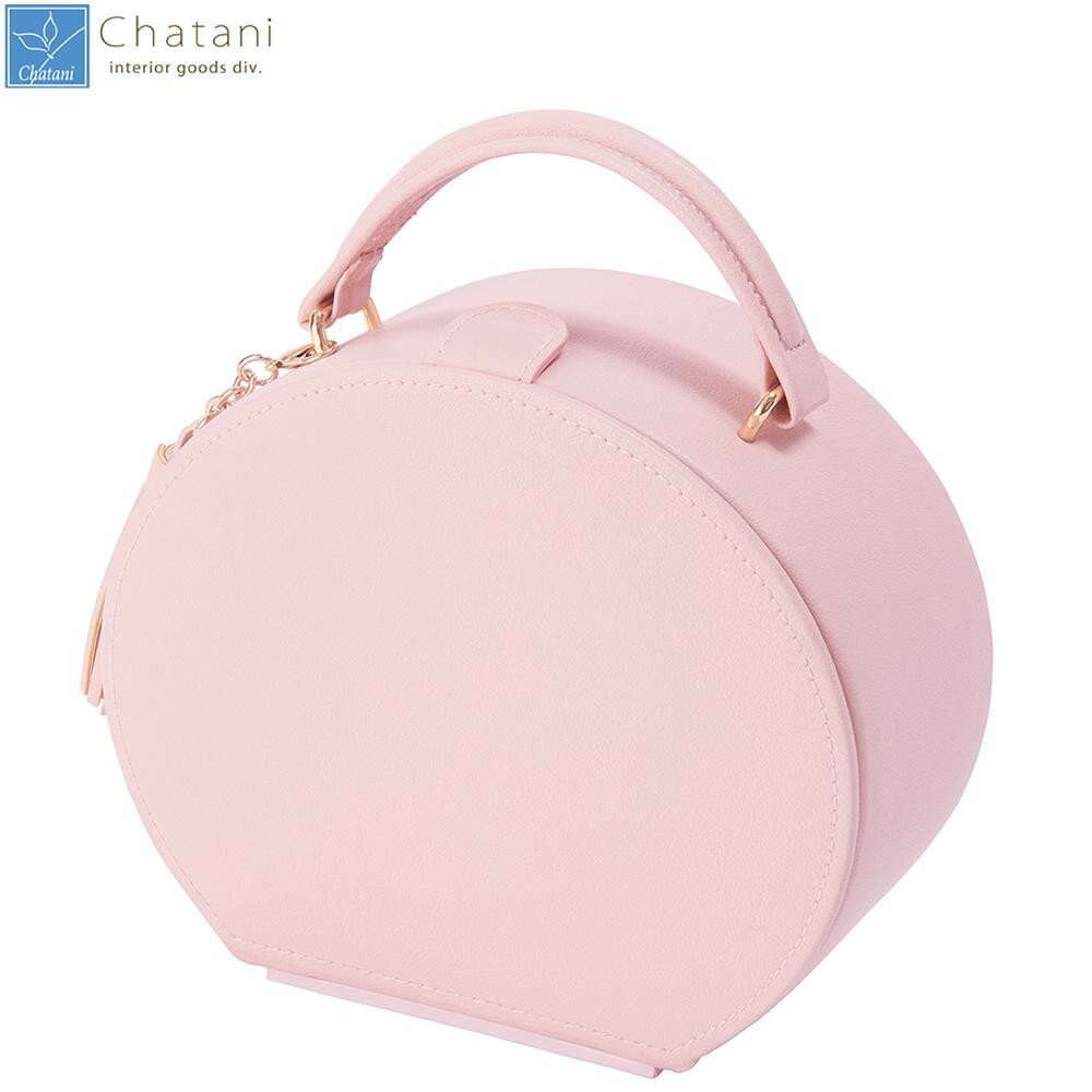 品の良いカラーリングでまとめた、上品な雰囲気のジュエルケース。開けた際のジュエリーひとつひとつが美しく並んだ見た目はもちろん、閉じた状態でもインテリアグッズとして映えるお洒落なデザインです。サイズH155(持ち手含む高さ:200)×W180...