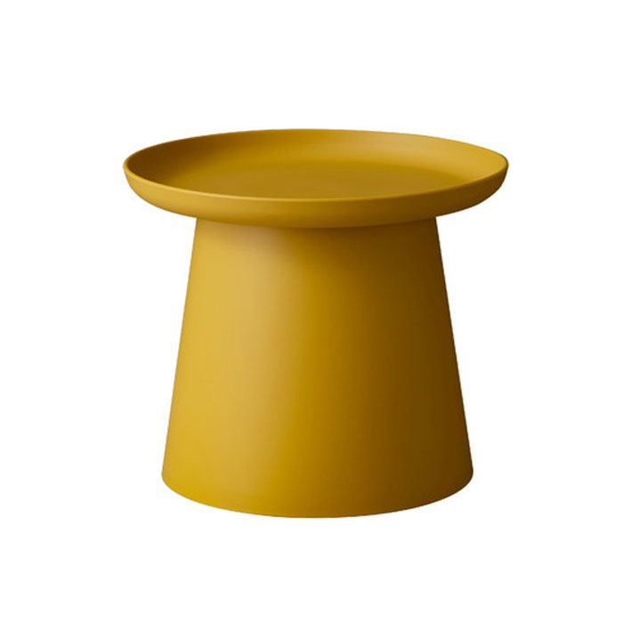 トレー型の天板になっている円形型テーブルです。非常にシンプルなフォルムでしっかりとしたベースが存在感を出し、インテリアのアクセントとなります。素材もポリプロピレンでメンテナンスもしやすいです。Sサイズ、Lサイズを組み合わせてネストテーブルと...