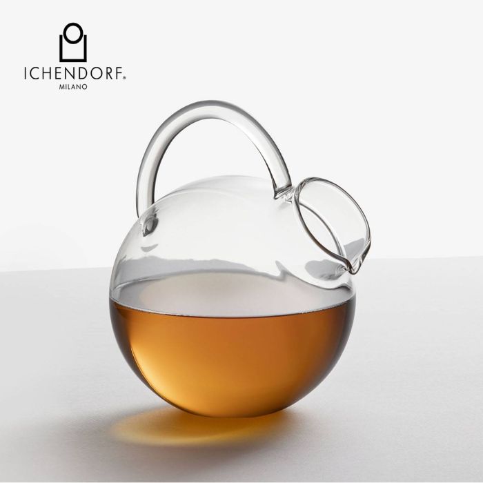 ICHENDORF（イッケンドルフ）は、100年以上の歴史をもつガラスメーカー。 ドイツ、ケルンの近郊にあるクアドラート・イッケンドルフで20世紀初頭に創業し、 多くの名匠が当時洗練された装飾的なデザインオブジェクトを作り出していました。 ...