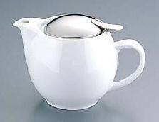 【仕様】容量：0.35?サイズ：外寸140mm×90mm　口径：53mm　高さ：100mm●茶こし付※電子レンジと直火でのご使用はお避けください。Made in Japanの品質とスタイリッシュで機能的なデザインをステンレススチールと陶器と...