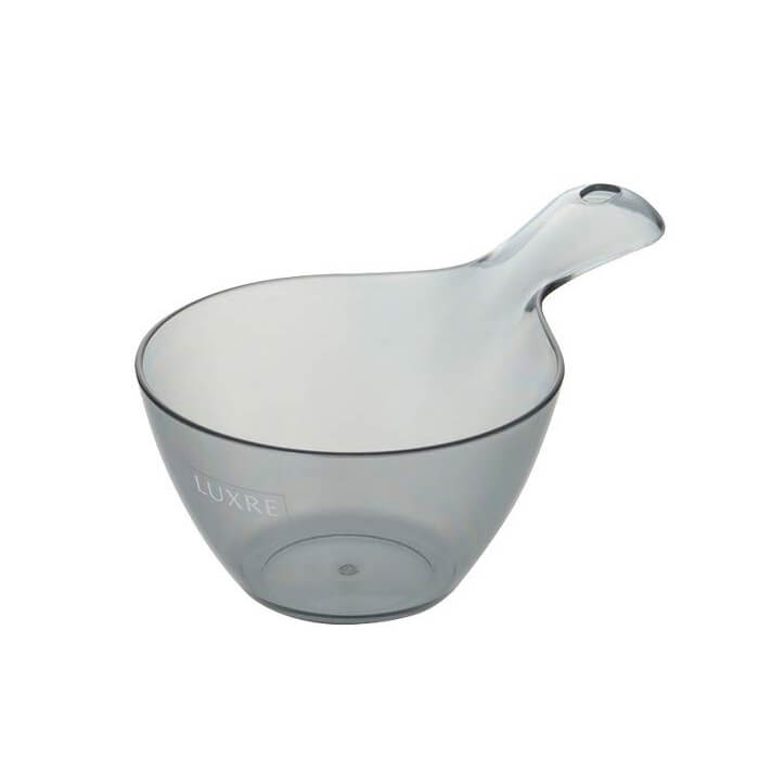 透明感×ニュアンスカラー 美しく、機能的なこのフォルム。 凹凸がなくお手入れしやすく、こだわりの座面形状の手おけです。 サイズ/15.5×26.5×10H(cm) 製品重量/190g 容量/1L 材質/PET 耐熱温度/70℃ ■メーカー希...