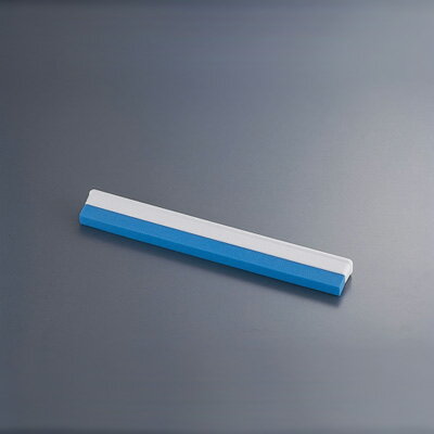 【仕様】 幅×奥行×厚：203mm×15mm×27mm 材質：ホルダー/ABS樹脂　スポンジ/ポリエチレン ●まな板洗浄の際に水分を素早く除去でき、食中毒の原因となる細菌やカビの増殖を抑え、早く乾燥します。■メーカー希望小売価格はメーカーカ...