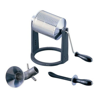 【仕様】 幅(柄含む)×奥行×高さ:360×200×250mm 重量:3kg 質量:3.0kg 付属品:じょうご、テストスプーン ●100~200gまで焙煎可能。 ●ドラムはステンレス製ですので、丈夫で長持ち。 ●家庭にあるガスコンロで使用...