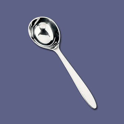 【仕様】 形状名：コーヒーメジャースプーン 全長：155mm ●食材別に使いやすく食べやすいデザインになっています。 ●用途がすぐ分かるように、ハンドルに食材の名前を打刻してあります。