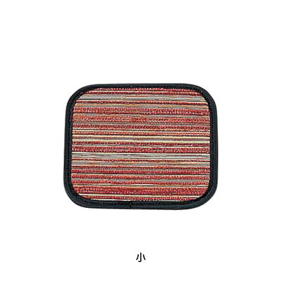 【仕様】 形：角 サイズ：小 カラー：ワイン 幅×奥行：90×90mm ●ポリエステル50%、アクリル50% ●両面仕様タイプ ●水洗いOK