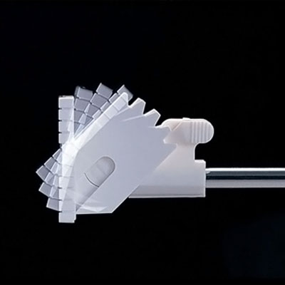 【仕様】 メーカー品番：No.4 横×縦：62×32mm (カードサイズ)横×縦：55×30mm 質量：15g 材質:本体/ABS樹脂、ポリプロピレン カードカバー/塩化ビニール ●角度を上下4段階(90°、75°、60°、45°)に 変更...