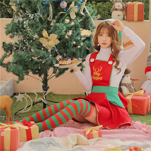 クリスマスやパーティーイベントを盛り上げよう！！お揃いコーデやクリスマスやイベント、ショー等にもオススメです！▲セット内容:トップス+エプロン+帽子+靴下▲素材:ポリエステル▲サイズ：M:エプロン丈68cm&nbsp; バスト92cm以内　...