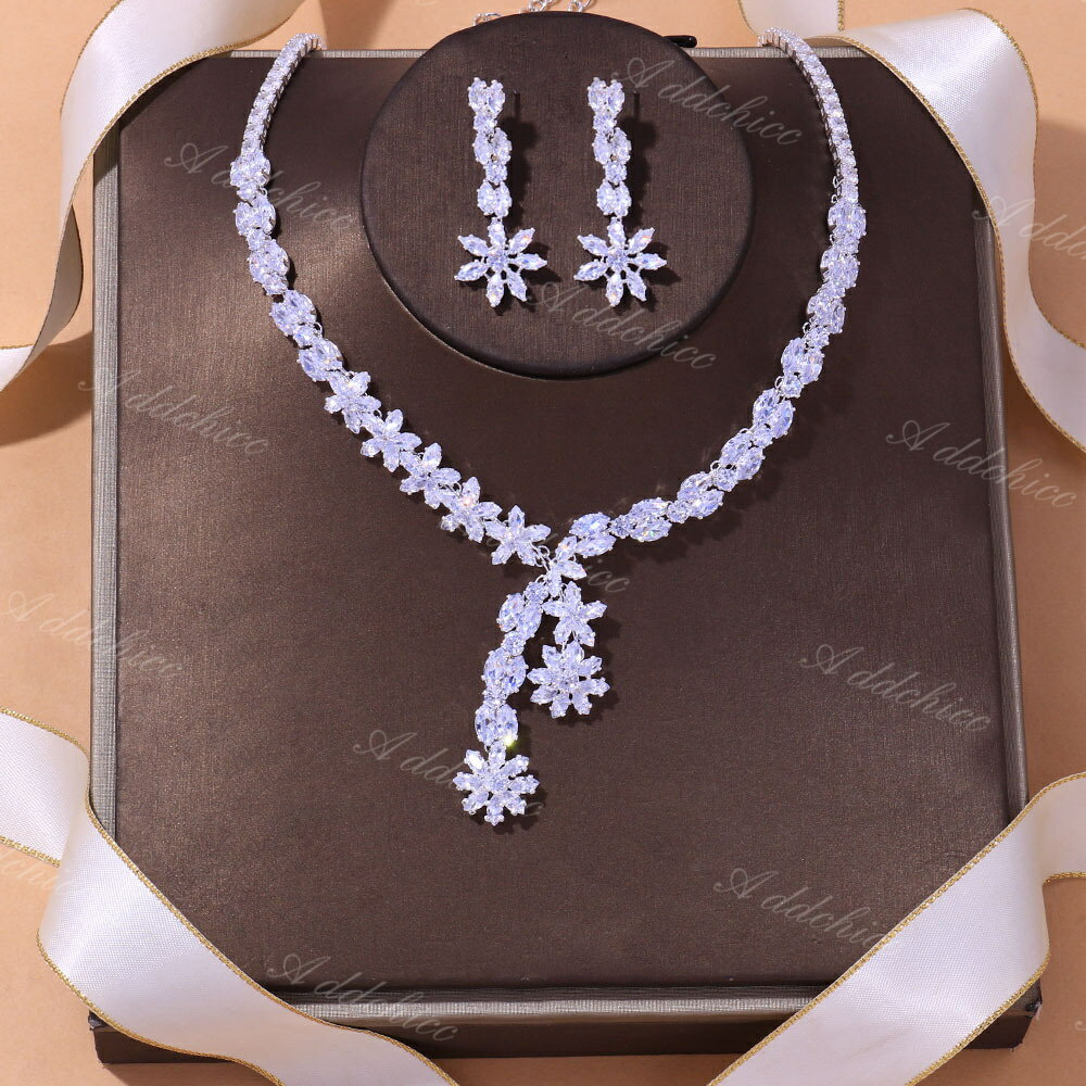 ▲商品内容：2点セット（ネックレス+ピアス）▲素材:合金、ラインストーン▲カラー:写真通り★サイズ：フリーサイズ【注意事項】モニターの発色具合によって実際の物と異なる場合がございます。 ネックレス ピアス 結婚式 安い 発表会 パーティー ...