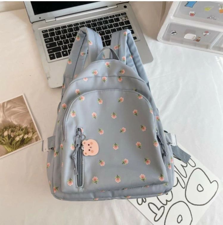 【子供用リュック】【4color】【小学生 幼稚園 保育園】 水筒、財布、お着替えなどが持ち運べお稽古バッグとしてもおすすめ。 遠足や旅行にもおすすめ！A4サイズも収まります。 通園や通学・遠足やお出かけなど様々なシーンで大活躍してくれます...