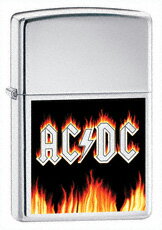 定番のクロムジッポーに有名ロックバンドAC/DCのロゴに炎を配したベーシックなアイテム。 アメリカ直輸入品につき本体や箱に多少の汚れや小傷などが発生している場合がございます。　
