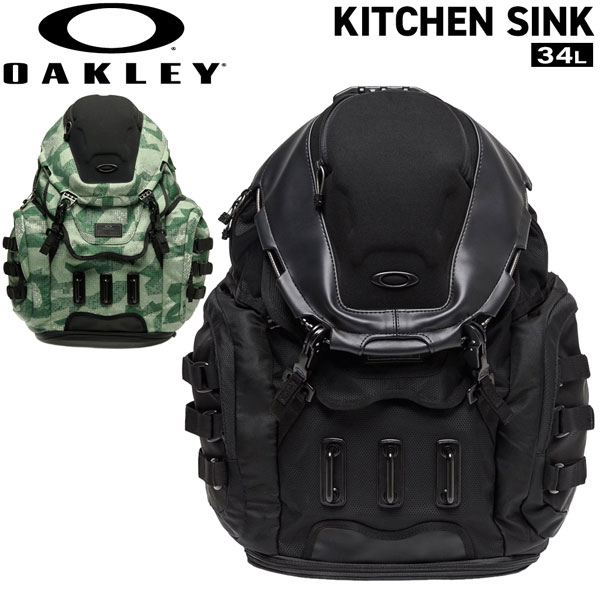 OAKLEYアーカイブデザインのKITCHEN SINK。 アイウェアポケット、背面パネルを搭載し、 PCを保護収納できるポケットやシューズポケ ットなど、オーガナイズされたポケットで便 利に使えるバックパック。 【正規代理店商品】 ●BR...