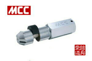 特長 中央の黒い部分が扁平になっているためパイプの内側からパイプを掴み折れた管が楽々抜ける配管リフォーム必携工具。 アングル止水栓の取替時など錆びて折れ残った配管ネジ部分を簡単な操作で楽に取り出せます。 傷を付けたくないメッキの装飾パイプも...